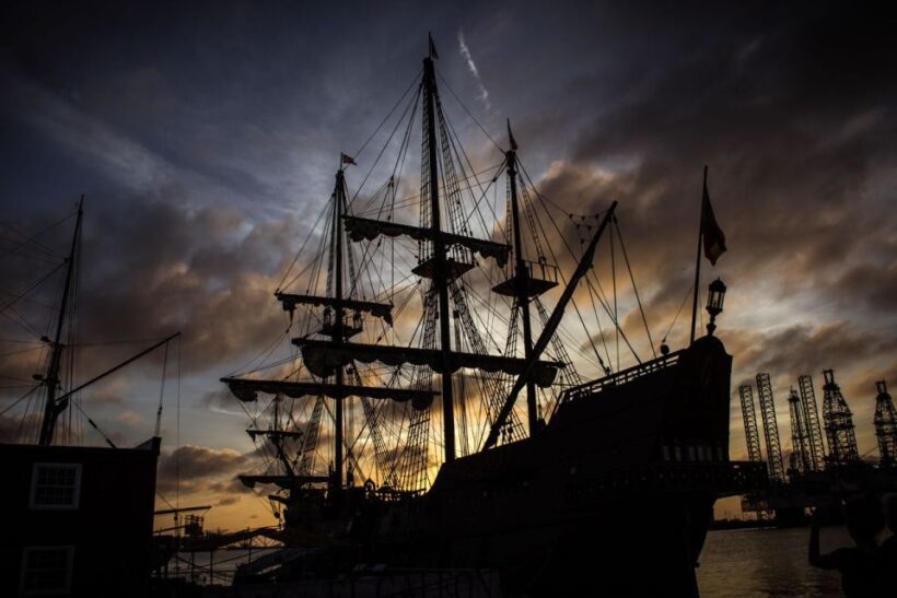 Galveston: Haunted Pub Crawl Walking Tour - The Experience in Detail