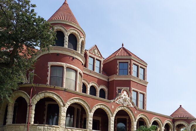 Galveston Mansions and Murder Walking Tour - Practical Details