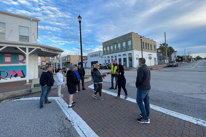 Galveston Walking History Tour - Who is this tour best suited for?