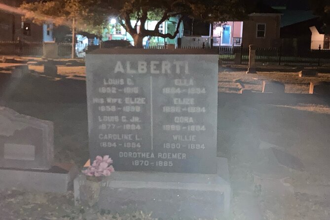 Galveston's Haunted Cemetery Walking Tour - Who Should Take This Tour?