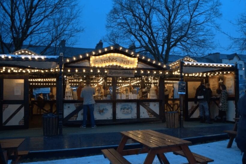 Galway: Christmas Market and City Highlights Walking Tour - Key Points