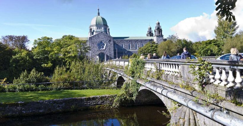 Galway City: Guided 1.5-Hour Walking Tour - In-Depth Look at the Tour Experience