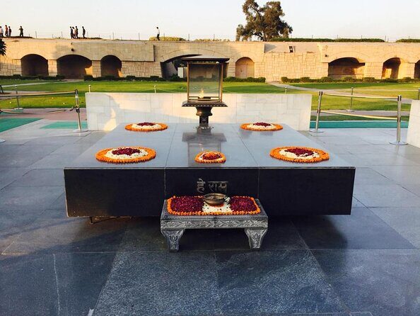 Gandhi's Journey in New Delhi with Lunch - Key Points