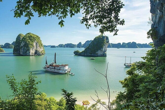 Garden Bay Cruises - Traditional Wooden Boat to Bai Tu Long Bay - Key Points