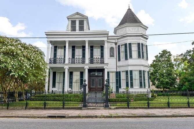 Garden District History and Homes Walking Tour - Navigating the Tour: Meeting Point and Logistics