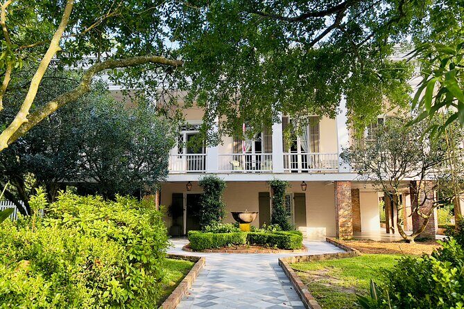 Garden District Walking Tour - Key Points