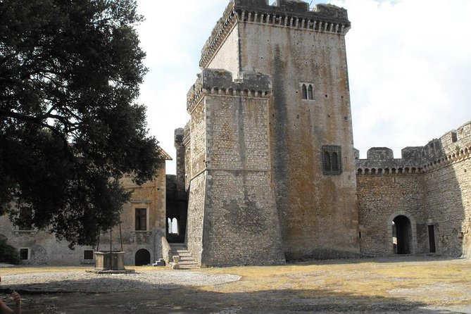 Garden of Ninfa and Sermoneta Day Trip From Rome With Lunch - Castello Caetani