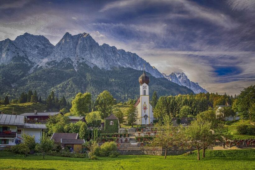 Garmisch-Partenkirchen: Private Guided Walking Tour - How the Tour Unfolds