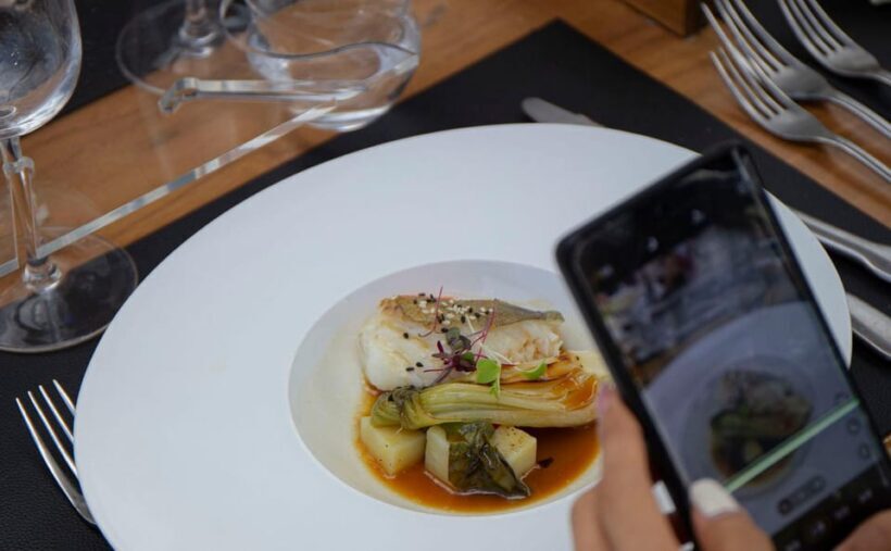 Gastronomic 6-course fine-dining dinner on Luxury London Bus - Frequently Asked Questions