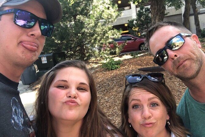 Gatlinburg Scavenger Hunt by Wacky Walks - Gatlinburg Scavenger Hunt by Wacky Walks: A Fun, Self-Guided Adventure