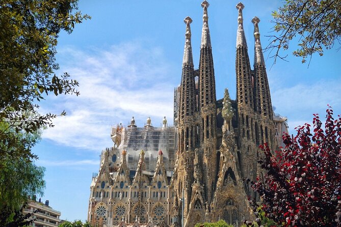 Gaudí and Modernism - Private Walking Tour - Exploring Gaudís Architectural Masterpieces