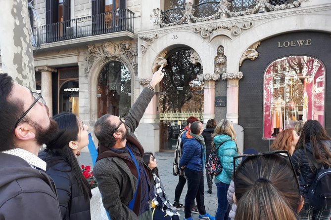 Gaudí and Modernism - Private Walking Tour - Preparing for the Tour: Inclusions and Meeting Points
