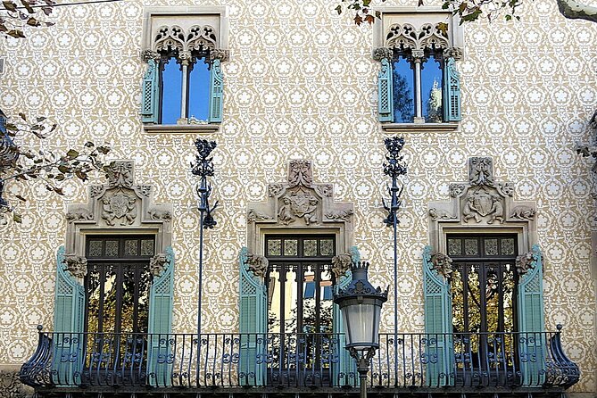 Gaudí and Modernism - Private Walking Tour - Accessibility and Participation Options