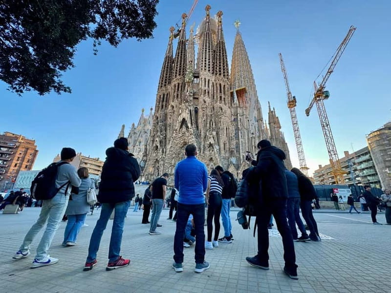 Gaudi Barcelona in 1 Day: Sagrada Familia, Park Guell, tapas - Key Points