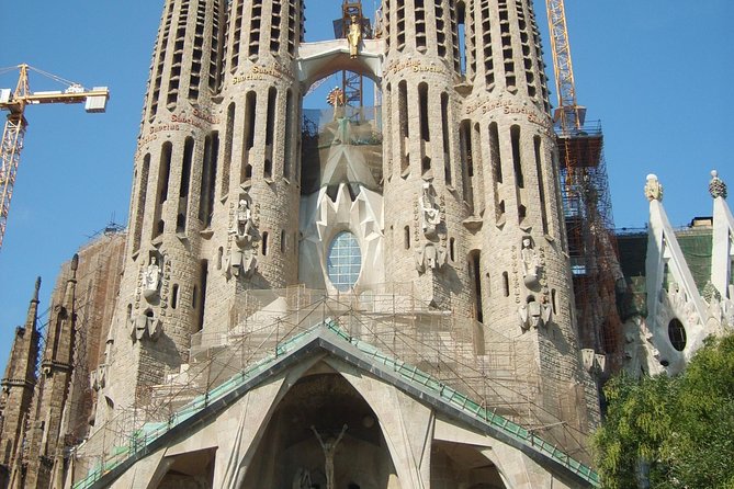 Gaudi Private Tour With Sagrada Familia & Park Guell in Barcelona - The Elegant Buildings of Passeig De Gracia
