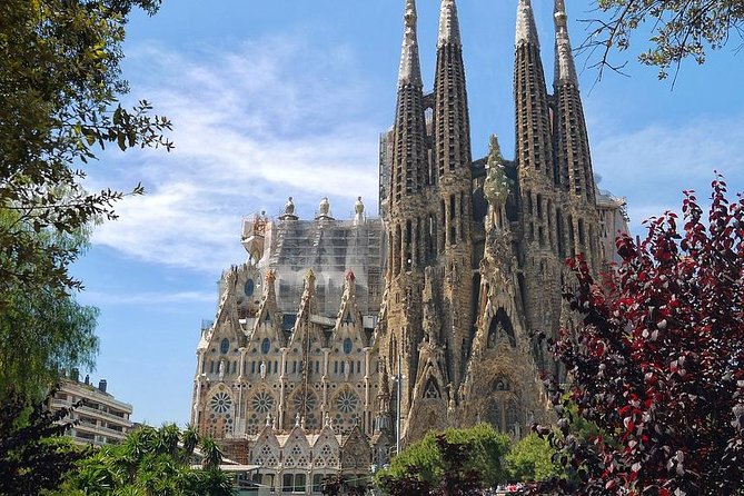 Gaudi Private Tour With Sagrada Familia & Park Guell in Barcelona - Accessibility and Special Requests