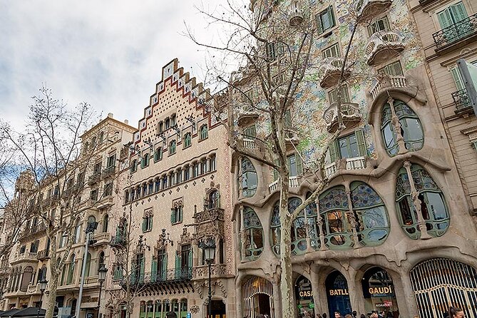 Gaudi & Sagrada Familia Donation-Based Tour in English - Practicalities & What to Expect