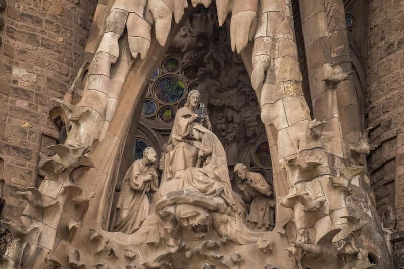 Gaudís Barcelona: Architecture & Tasty Tap with Drink - Practical Details and Considerations