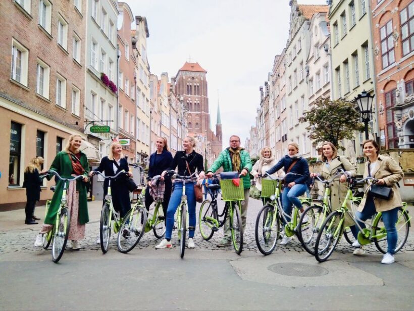 Gdansk: Guided Bike Tour of Old Town and Shipyard - Exploring Gdansk on Two Wheels: What to Expect from the Tour