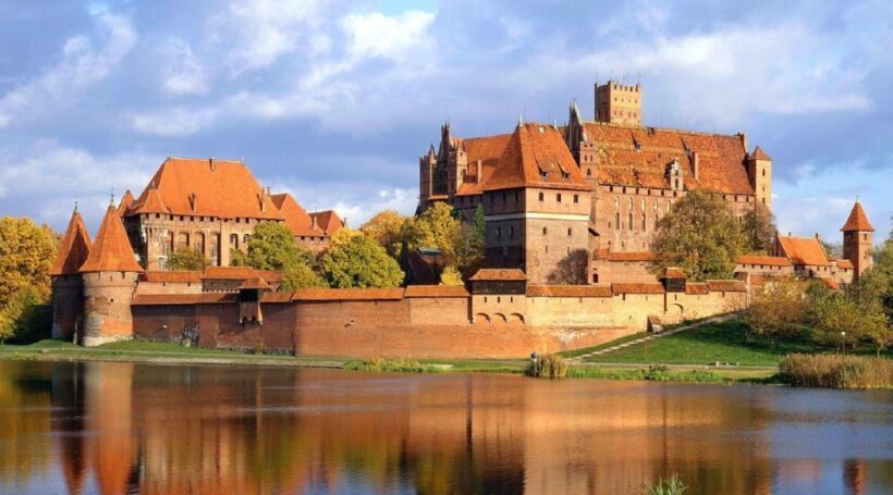 Gdansk: Malbork Castle & Westerplatte Tour with Local Lunch - What Travelers Are Saying