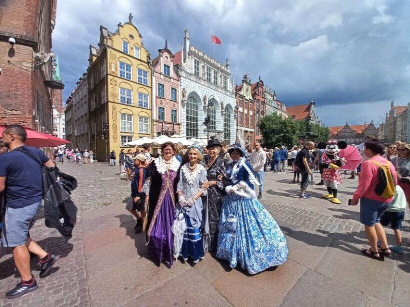 Gdansk: Private Top City Tour by Electric Cart & Live Guided - Who Should Consider This Tour?