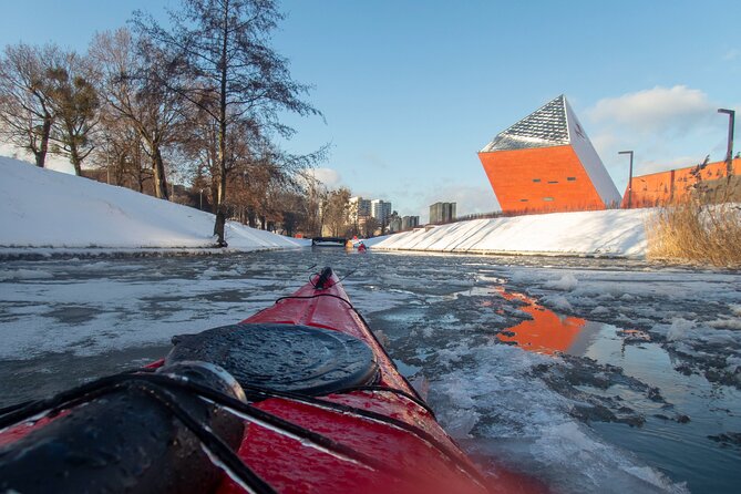 Gdansk: Winter Kayaking Tour - Iconic Sights Along the Motlawa River
