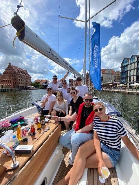 Gdask: Motlawa and Port yacht cruise with Welcome Drink - Key Points