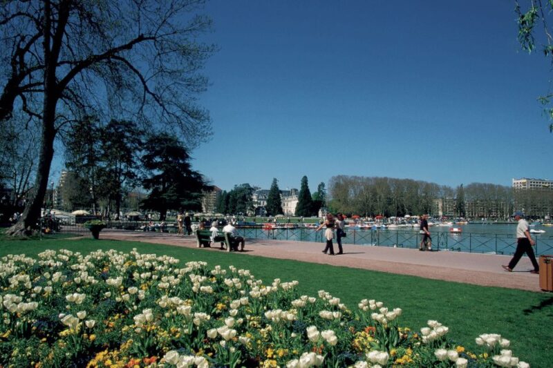Geneva: Annecy, the Venice of the Alps and Geneva City Tour - Optional Boat Cruise on Lake Geneva