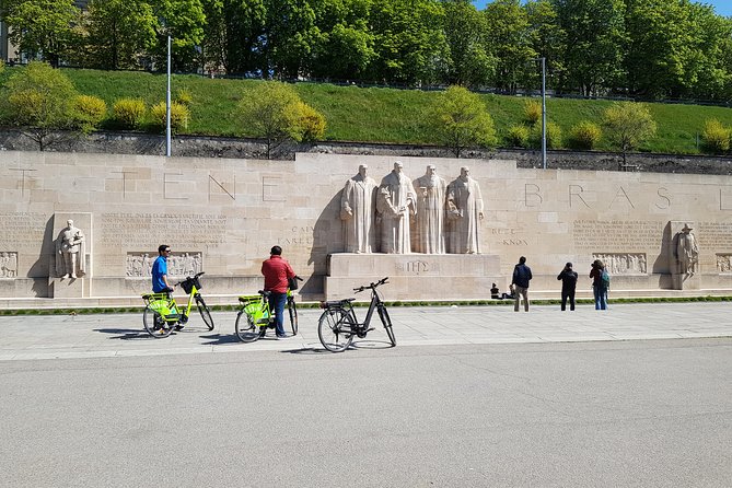 Geneva By E Bike United Nations Old Town Lake Fountain - Marveling at the Jet Deau Fountain