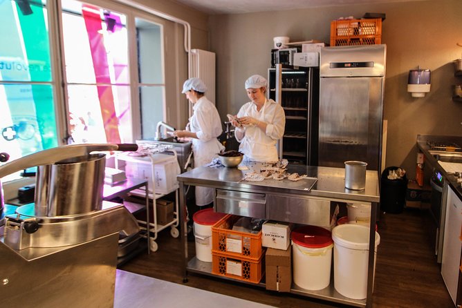 Geneva Chocolate Tour in a Tuk Tuk - Savoring the Chocolate Samples