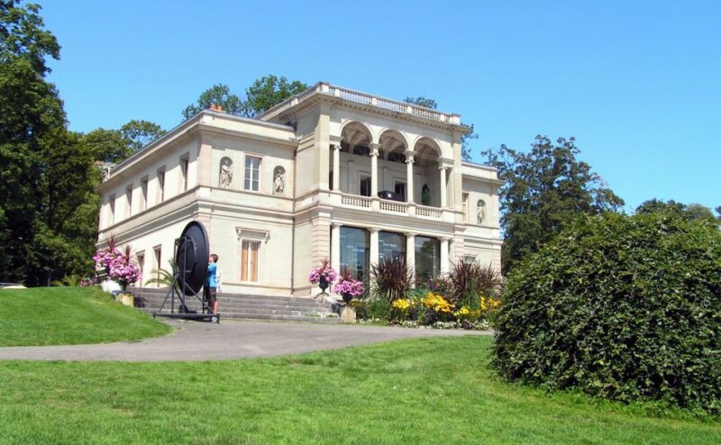 Geneva City Tour and Yvoire Medieval Village - Exploring Genevas Landmarks