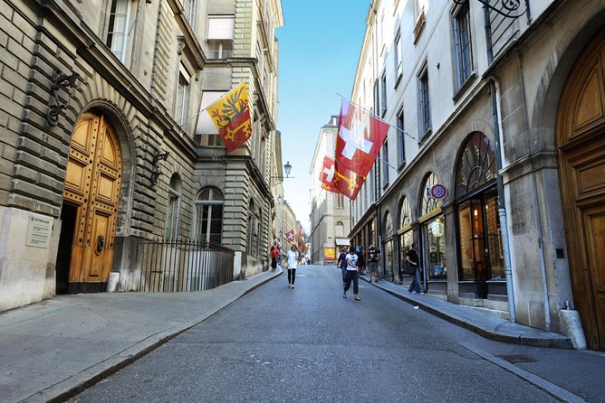 Geneva Highlights 2-Hour Introductory Tour - Old Town Exploration