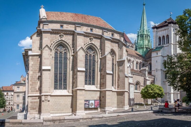 Geneva Highlights Old Town Private Walking Tour - Historic Sites
