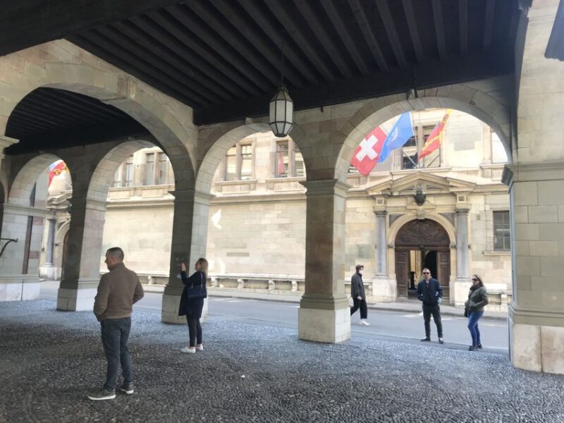 Geneva: United Nations, Old Town and Lake E-Bike Tour - Meeting Point and Recommendations