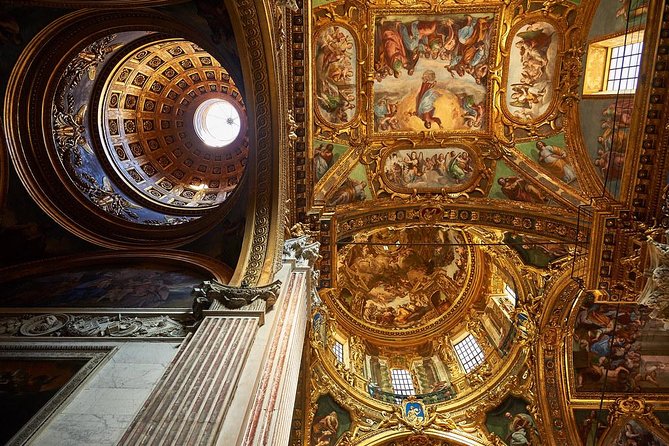 Genoa Day Tour: 4 Hours of History With Focaccia , Prosecco & Joy - Discovering Genoas Banking History