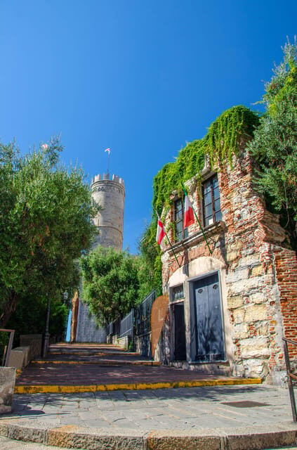 Genoa: Tour in Spanish of the Magnificent Genoa - How This Tour Compares