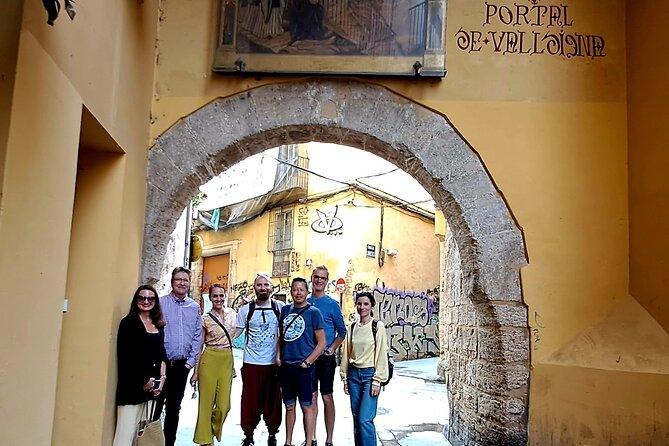 Genuine Valencian Tapas Tour With a Pinch of History - Tapas and Wine Tasting