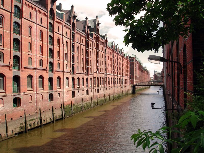 German Hamburg Historic City Center Pay-What-You-Want Tour - Who Will Appreciate This Tour?