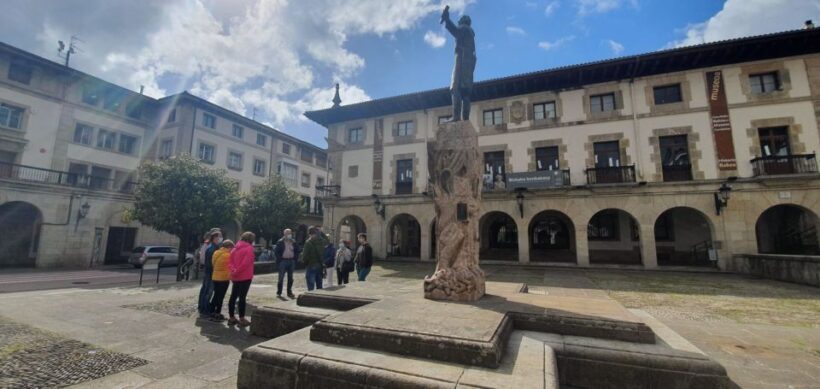Gernika Walking Tour: War and Peace - The Experience in Context