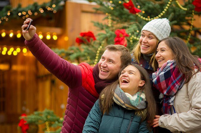 Get in the holiday spirit with a scavenger hunt by Holly Jolly Hunt in Milwaukee - What Makes This Activity Special?