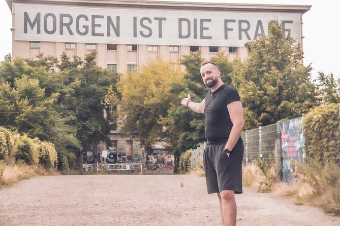 Get In: The Ultimate Berlin Club Tour - Expert Guidance and Insights