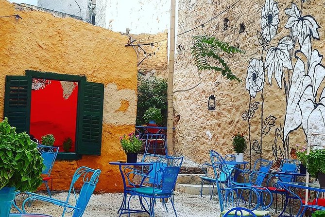 Get Lost in Athens With an Insider - Admiring Street Art and Handicrafts