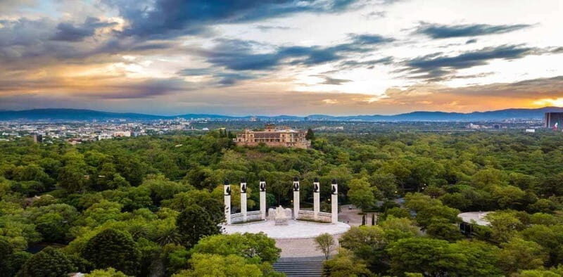 Get lost in the neighborhoods of CDMX on a private tour. - Key Points