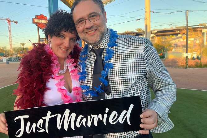 Get Married: Elvis Wedding + Las Vegas Sign + Photography - How It All Comes Together