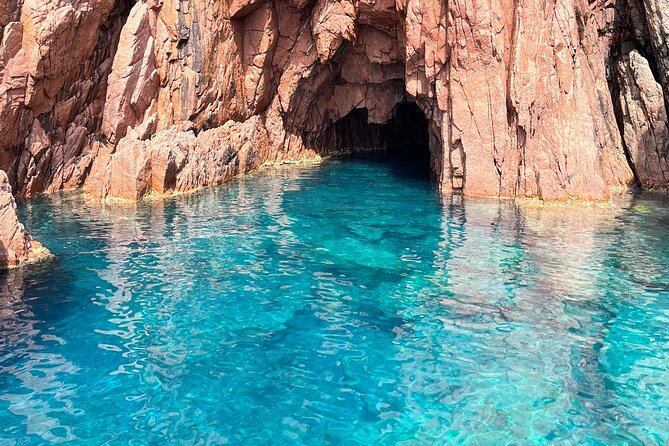 Getaway to the Calanques of Piana de Cargèse in a small group - An In-Depth Look at the Tour Experience