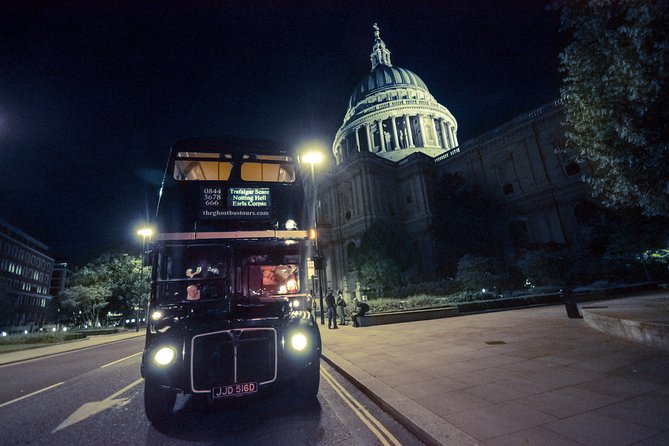 Ghost Bus Tour of London - Guides and Interactive Elements