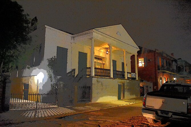 Ghost Stories and True Crime Walking Tour of the French Quarter - Authentic Stories, Engaging Guides, and the Right Atmosphere