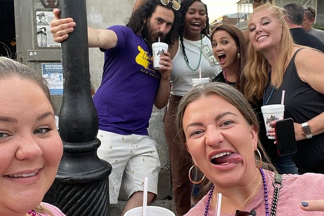 Ghost Tour and Haunted Pub Crawl Party - Mardi Gras Beads and Drink Discounts