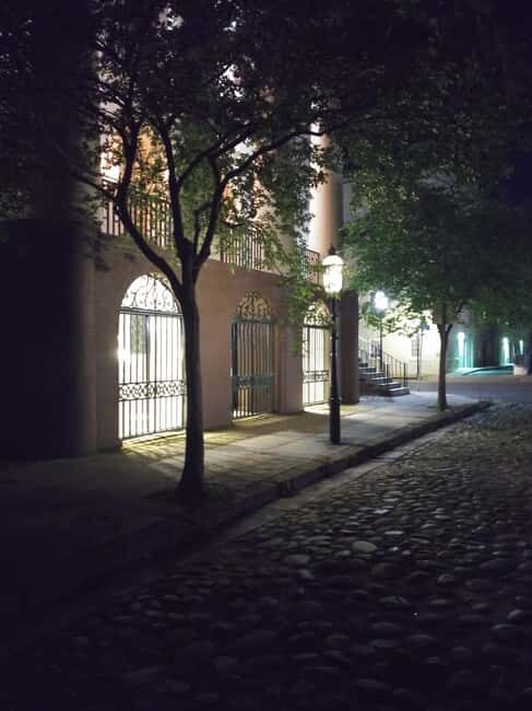 Ghost Tour - Charleston Dark History & Ghost Tour With Adam - Who Should Consider This Tour?