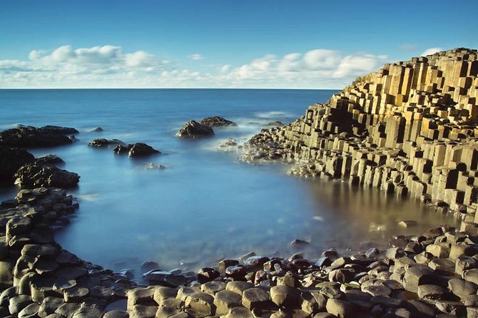 Giants Causeway Day Tour and Belfast City Tour 1 Day Pass - Hop-On Hop-Off Bus Tour